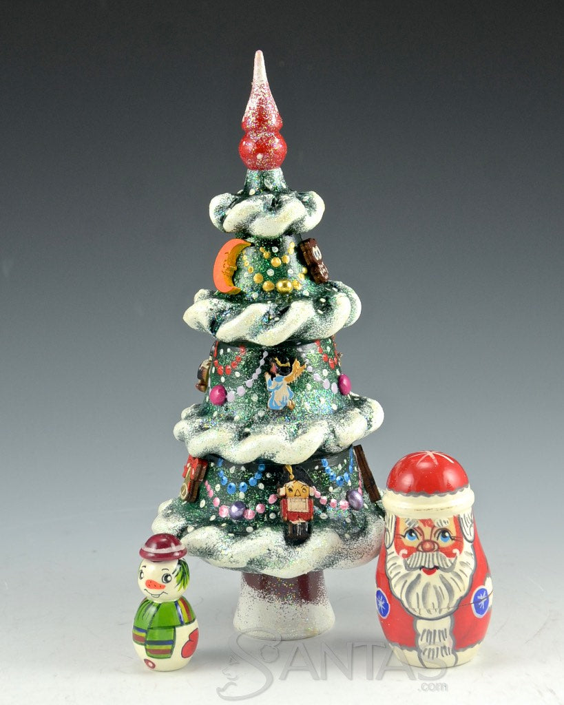 Russian Nesting Santas and matryoshka | santas.com